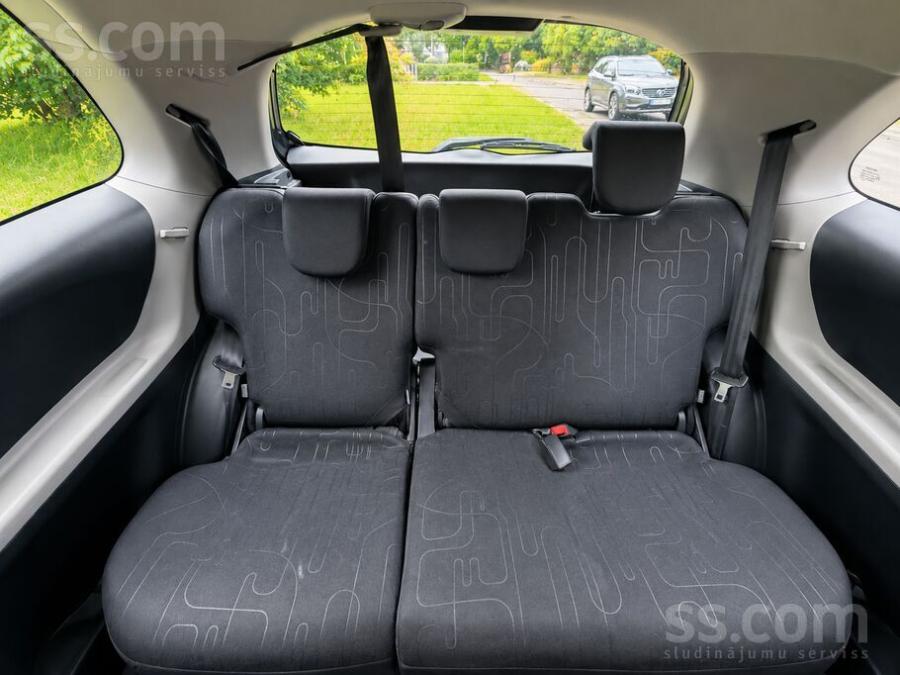Grey Toyota Yaris 2009 in Riga, with an engine capacity of 1.30 L and mileage of 163 thousand km for 2350 €, photo 6 on AUTOMOTO.COM.LV