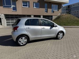 Pelēks Toyota Yaris 2009 Viļņa, ar dzinēja tilpumu 1.33 L un nobraukumu 150 tūkst. km par 1750 €, foto 6 vietnē AUTOMOTO.COM.LV
