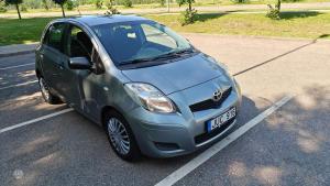 Pelēks Toyota Yaris 2009 Viļņa, ar dzinēja tilpumu 1.33 L un nobraukumu 130 tūkst. km par 1250 €, foto 3 vietnē AUTOMOTO.COM.LV