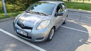 Pelēks Toyota Yaris 2009 Viļņa, ar dzinēja tilpumu 1.33 L un nobraukumu 130 tūkst. km par 1250 €, foto 4 vietnē AUTOMOTO.COM.LV
