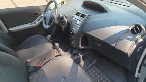 Pelēks Toyota Yaris 2009 Viļņa, ar dzinēja tilpumu 1.33 L un nobraukumu 130 tūkst. km par 1250 €, foto 6 vietnē AUTOMOTO.COM.LV