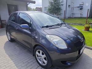 Grey Toyota Yaris 2009 in Vilnius, with an engine capacity of 1.36 L and mileage of 268 thousand km for 1250 €, photo  on AUTOMOTO.COM.LV