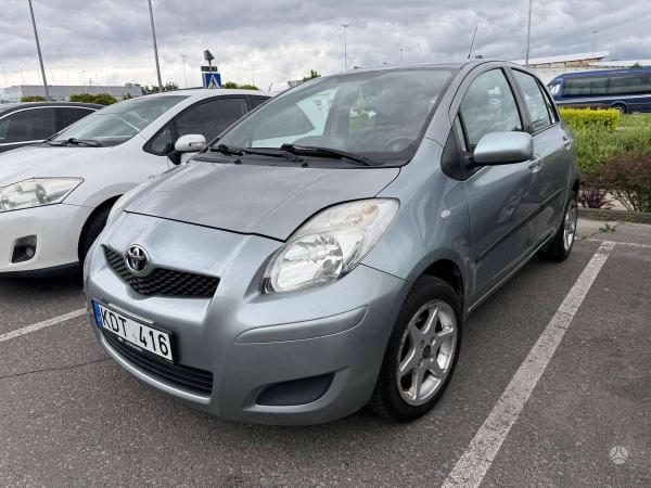 Grey Toyota Yaris 2009 in Vilnius, with an engine capacity of 1.36 L and mileage of 230 thousand km for 1299 €, photo 4 on AUTOMOTO.COM.LV