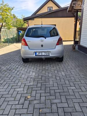 Pelēks Toyota Yaris 2009 Mažeikiai, ar dzinēja tilpumu 1.40 L un nobraukumu 321 tūkst. km par 1150 €, foto 4 vietnē AUTOMOTO.COM.LV