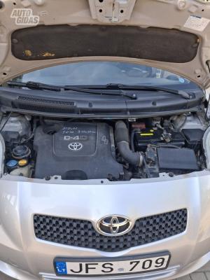 Pelēks Toyota Yaris 2009 Mažeikiai, ar dzinēja tilpumu 1.40 L un nobraukumu 321 tūkst. km par 1150 €, foto 9 vietnē AUTOMOTO.COM.LV