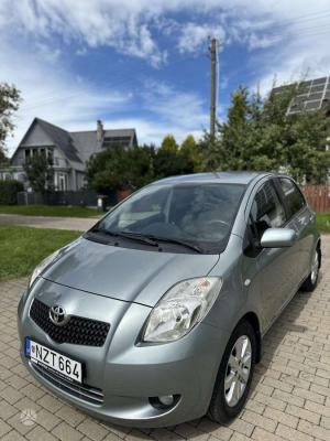 Pelēks Toyota Yaris 2009 Vievis, ar dzinēja tilpumu 1.30 L un nobraukumu 67 tūkst. km par 3500 €, foto 3 vietnē AUTOMOTO.COM.LV