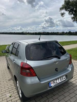 Pelēks Toyota Yaris 2009 Vievis, ar dzinēja tilpumu 1.30 L un nobraukumu 67 tūkst. km par 3500 €, foto 6 vietnē AUTOMOTO.COM.LV