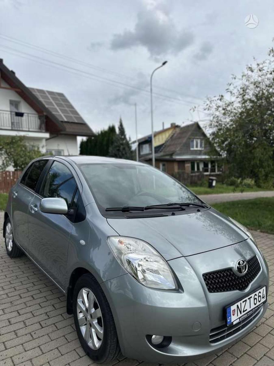 Pelēks Toyota Yaris 2009 Vievis, ar dzinēja tilpumu 1.30 L un nobraukumu 67 tūkst. km par 3500 €, foto 9 vietnē AUTOMOTO.COM.LV