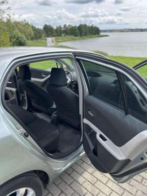 Pelēks Toyota Yaris 2009 Vievis, ar dzinēja tilpumu 1.30 L un nobraukumu 67 tūkst. km par 3500 €, foto 16 vietnē AUTOMOTO.COM.LV
