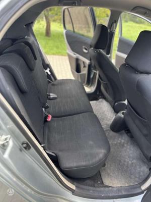 Pelēks Toyota Yaris 2009 Vievis, ar dzinēja tilpumu 1.30 L un nobraukumu 67 tūkst. km par 3500 €, foto 17 vietnē AUTOMOTO.COM.LV