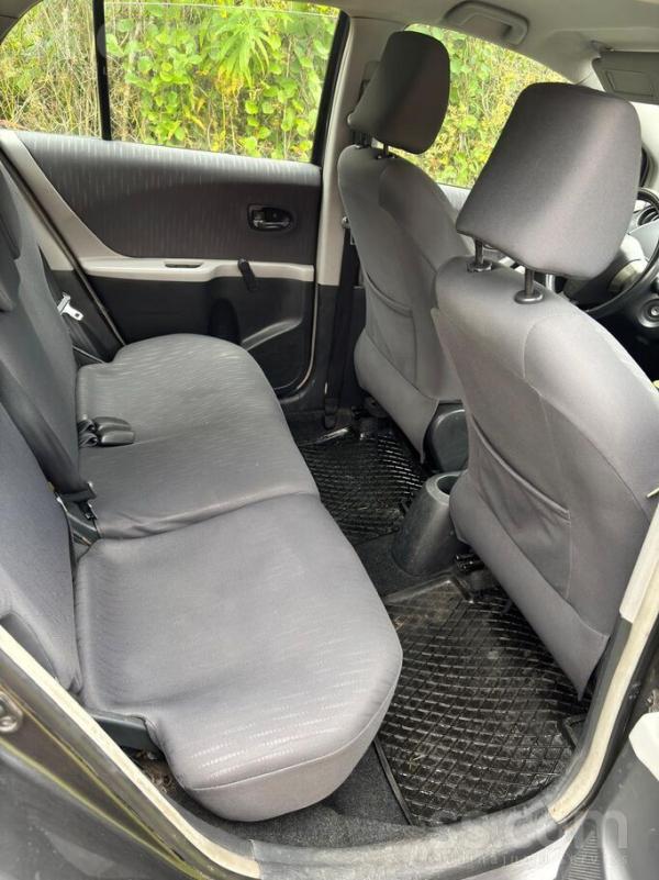Grey Toyota Yaris 2009 in Daugavpils, with an engine capacity of 1.40 L and mileage of 219 thousand km for 1600 €, photo 4 on AUTOMOTO.COM.LV