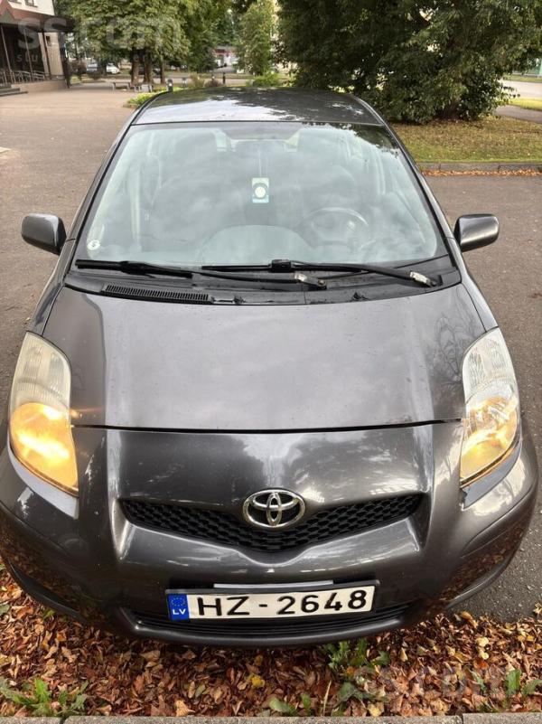Grey Toyota Yaris 2009 in Daugavpils, with an engine capacity of 1.40 L and mileage of 219 thousand km for 1600 €, photo 6 on AUTOMOTO.COM.LV