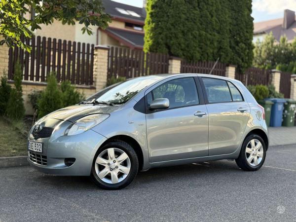 Grey Toyota Yaris 2009 in Vilnius, with an engine capacity of 1.36 L and mileage of 230 thousand km for 2950 €, photo 3 on AUTOMOTO.COM.LV