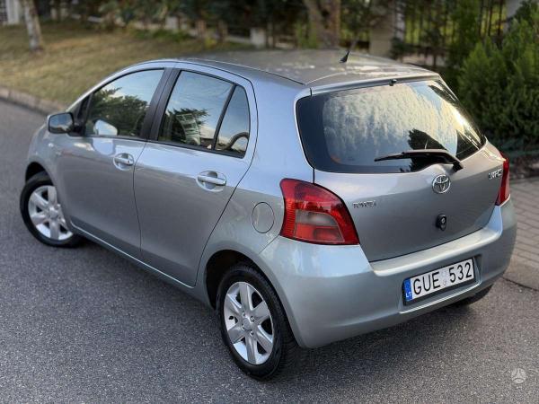 Grey Toyota Yaris 2009 in Vilnius, with an engine capacity of 1.36 L and mileage of 230 thousand km for 2950 €, photo 10 on AUTOMOTO.COM.LV