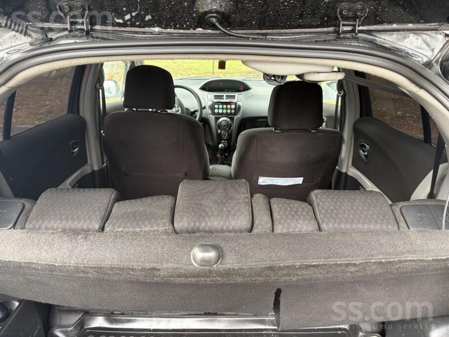 Pelēks Toyota Yaris 2009 Rīga, ar dzinēja tilpumu 1.40 L un nobraukumu 258 tūkst. km par 1800 €, foto 8 vietnē AUTOMOTO.COM.LV