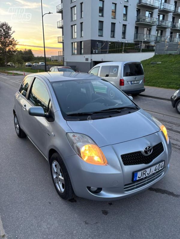 Pelēks Toyota Yaris 2009 Viļņa, ar dzinēja tilpumu 1.40 L un nobraukumu 252 tūkst. km par 2100 €, foto 5 vietnē AUTOMOTO.COM.LV