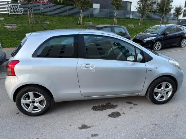 Pelēks Toyota Yaris 2009 Viļņa, ar dzinēja tilpumu 1.40 L un nobraukumu 252 tūkst. km par 2100 €, foto 6 vietnē AUTOMOTO.COM.LV