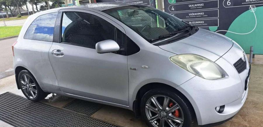 Pelēks Toyota Yaris 2009 Jonava, ar dzinēja tilpumu 1.36 L un nobraukumu 274 tūkst. km par 2100 €, foto 3 vietnē AUTOMOTO.COM.LV
