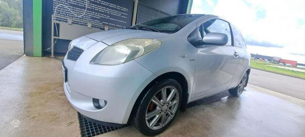 Toyota Yaris 2009 Jonava vietnÄ PelÄks Toyota Yaris 2009 Jonava, ar dzinÄja tilpumu 1.36 L un nobraukumu 274 tÅ«kst. km par 2100 ā¬, foto 4 vietnÄ AUTOMOTO.COM.LV