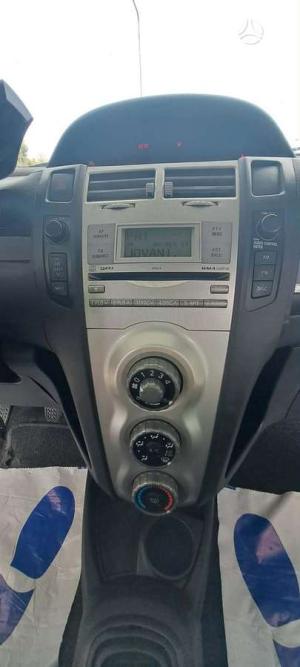 Pelēks Toyota Yaris 2009 Jonava, ar dzinēja tilpumu 1.36 L un nobraukumu 274 tūkst. km par 2100 €, foto 9 vietnē AUTOMOTO.COM.LV