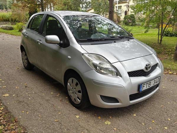 Grey Toyota Yaris 2009 in Vilnius, with an engine capacity of 1.40 L and mileage of 300 thousand km for 1100 €, photo 3 on AUTOMOTO.COM.LV