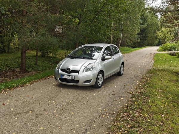 Grey Toyota Yaris 2009 in Vilnius, with an engine capacity of 1.40 L and mileage of 300 thousand km for 1100 €, photo 8 on AUTOMOTO.COM.LV