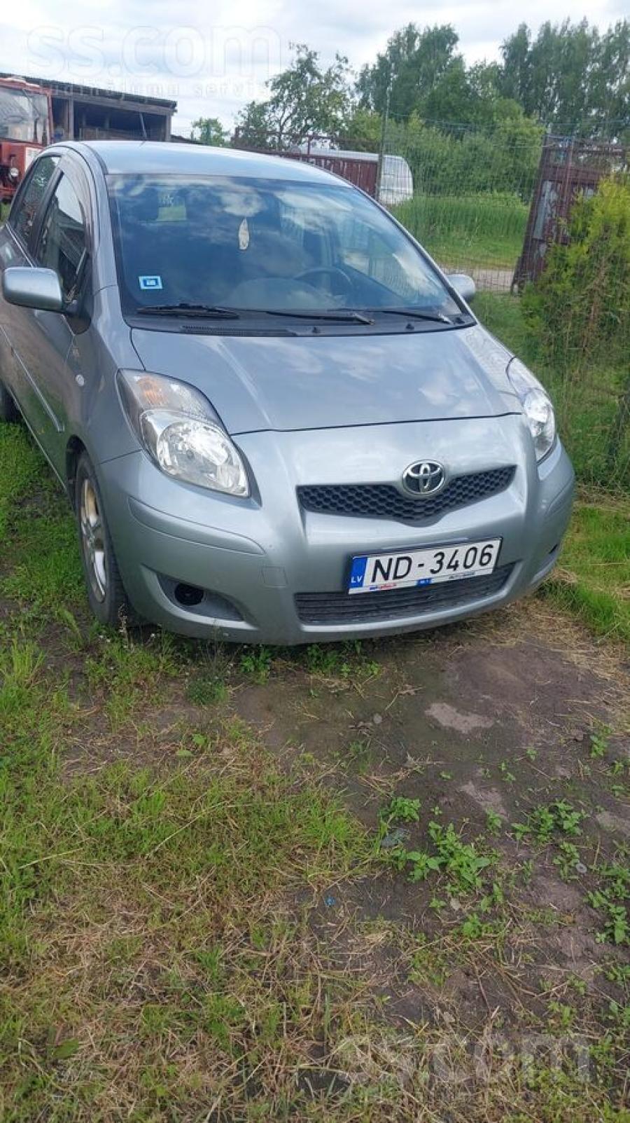 Pelēks Toyota Yaris 2010 Daugavpils, ar dzinēja tilpumu 1.40 L un nobraukumu 220 tūkst. km par 690 €, foto 1 vietnē AUTOMOTO.COM.LV
