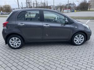 Pelēks Toyota Yaris 2010 Kauņa, ar dzinēja tilpumu 1.40 L un nobraukumu 286 tūkst. km par 2650 €, foto 5 vietnē AUTOMOTO.COM.LV