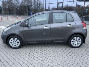 Pelēks Toyota Yaris 2010 Kauņa, ar dzinēja tilpumu 1.40 L un nobraukumu 286 tūkst. km par 2650 €, foto 8 vietnē AUTOMOTO.COM.LV
