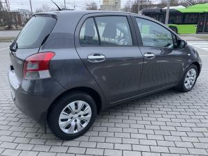 Pelēks Toyota Yaris 2010 Kauņa, ar dzinēja tilpumu 1.40 L un nobraukumu 286 tūkst. km par 2650 €, foto 10 vietnē AUTOMOTO.COM.LV