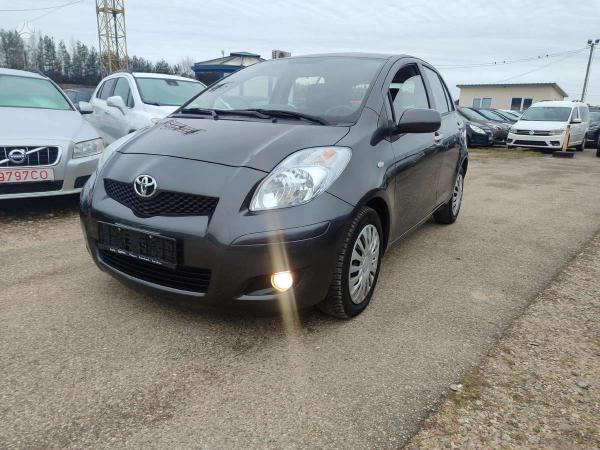 Pelēks Toyota Yaris 2010 Viļņa, ar dzinēja tilpumu 1.30 L un nobraukumu 162 tūkst. km par 3450 €, foto 7 vietnē AUTOMOTO.COM.LV