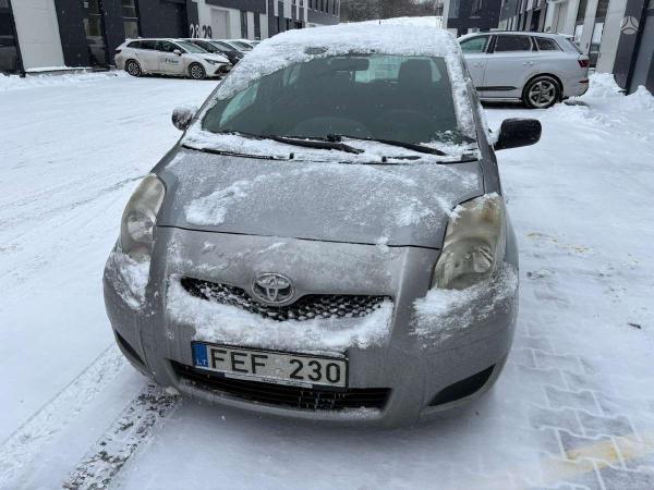 Grey Toyota Yaris 2010 in Vilnius, with an engine capacity of 1.36 L and mileage of 356 thousand km for 1800 €, photo 5 on AUTOMOTO.COM.LV