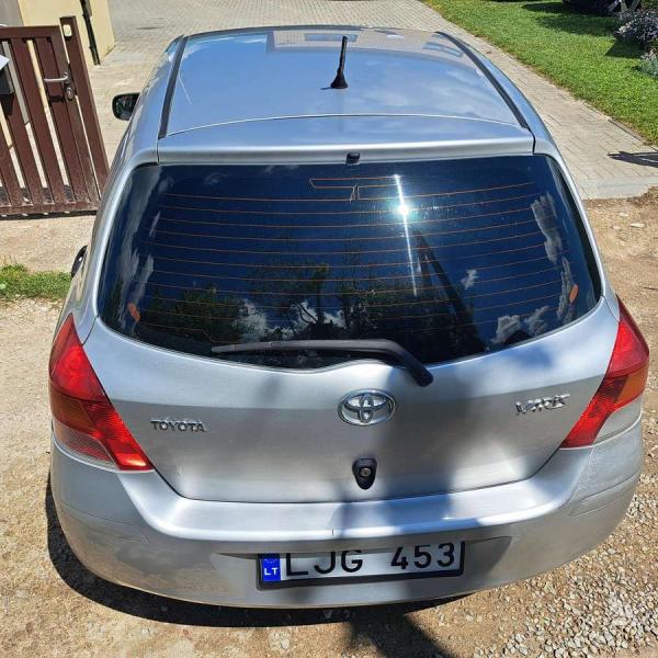 Grey Toyota Yaris 2010 in Siauliai, with an engine capacity of 1.40 L and mileage of 306 thousand km for 1998 €, photo 5 on AUTOMOTO.COM.LV