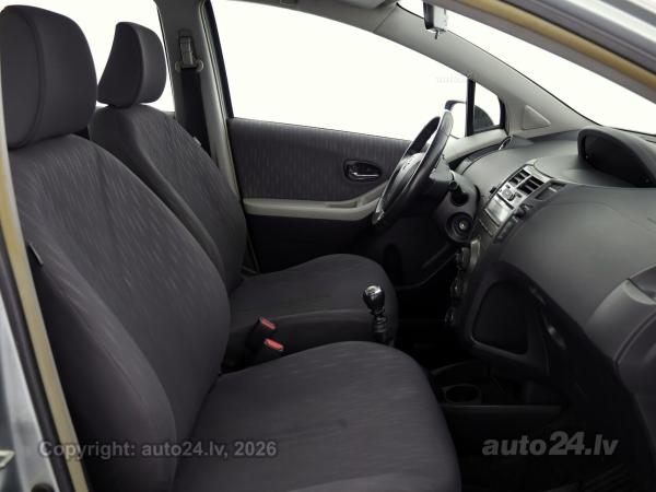 Pelēks Toyota Yaris 2010 Tallina, ar dzinēja tilpumu 1.30 L un nobraukumu 193 tūkst. km par 1799 €, foto 6 vietnē AUTOMOTO.COM.LV