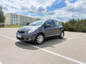 Grey Toyota Yaris 2010 in Siauliai, with an engine capacity of 1.33 L and mileage of 106 thousand km for 2600 €, photo  on AUTOMOTO.COM.LV