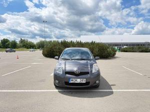 Pelēks Toyota Yaris 2010 Šauļi, ar dzinēja tilpumu 1.33 L un nobraukumu 106 tūkst. km par 2600 €, foto 4 vietnē AUTOMOTO.COM.LV
