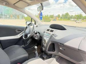 Pelēks Toyota Yaris 2010 Šauļi, ar dzinēja tilpumu 1.33 L un nobraukumu 106 tūkst. km par 2600 €, foto 9 vietnē AUTOMOTO.COM.LV