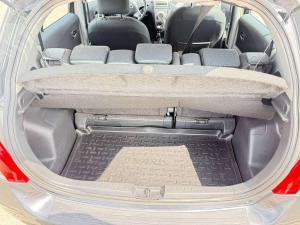 Pelēks Toyota Yaris 2010 Šauļi, ar dzinēja tilpumu 1.33 L un nobraukumu 106 tūkst. km par 2600 €, foto 11 vietnē AUTOMOTO.COM.LV