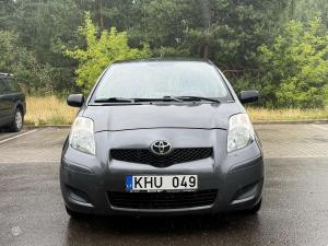 Pelēks Toyota Yaris 2010 Viļņa, ar dzinēja tilpumu 1.33 L un nobraukumu 180 tūkst. km par 2200 €, foto 9 vietnē AUTOMOTO.COM.LV