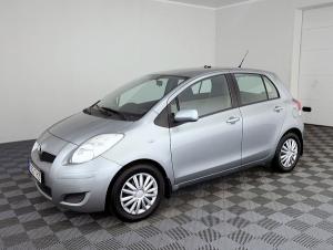 Grey Toyota Yaris 2010 in Tallinn, with an engine capacity of 1.30 L and mileage of 193 thousand km for 1699 €, photo 3 on AUTOMOTO.COM.LV