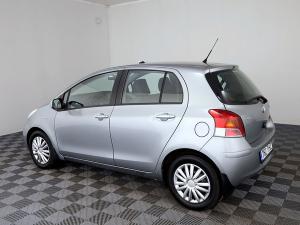 Grey Toyota Yaris 2010 in Tallinn, with an engine capacity of 1.30 L and mileage of 193 thousand km for 1699 €, photo 5 on AUTOMOTO.COM.LV