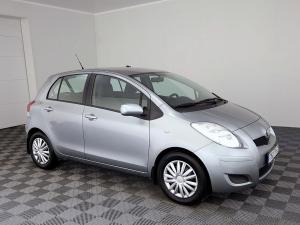 Grey Toyota Yaris 2010 in Tallinn, with an engine capacity of 1.30 L and mileage of 193 thousand km for 1699 €, photo 10 on AUTOMOTO.COM.LV
