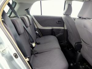 Grey Toyota Yaris 2010 in Tallinn, with an engine capacity of 1.30 L and mileage of 193 thousand km for 1699 €, photo 16 on AUTOMOTO.COM.LV