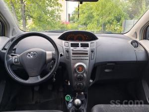 Pelēks Toyota Yaris 2010 Jelgava, ar dzinēja tilpumu 1.40 L un nobraukumu 290 tūkst. km par 2100 €, foto 4 vietnē AUTOMOTO.COM.LV