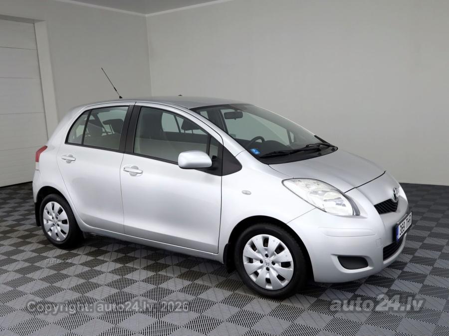 Pelēks Toyota Yaris 2010 Tallina, ar dzinēja tilpumu 1.30 L un nobraukumu 124 tūkst. km par 2499 €, foto 1 vietnē AUTOMOTO.COM.LV