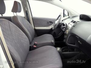 Pelēks Toyota Yaris 2010 Tallina, ar dzinēja tilpumu 1.30 L un nobraukumu 124 tūkst. km par 2499 €, foto 7 vietnē AUTOMOTO.COM.LV