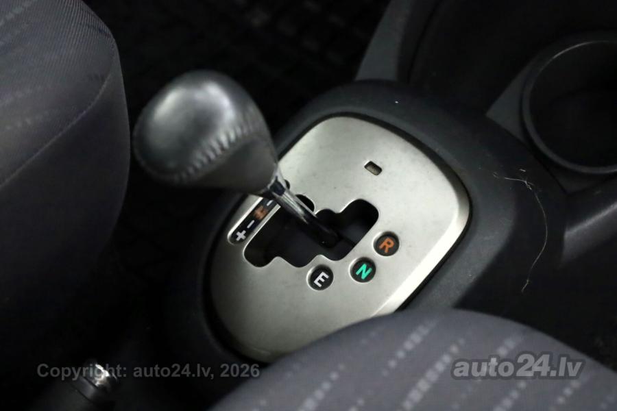 Pelēks Toyota Yaris 2010 Tallina, ar dzinēja tilpumu 1.30 L un nobraukumu 124 tūkst. km par 2499 €, foto 9 vietnē AUTOMOTO.COM.LV
