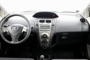 Pelēks Toyota Yaris 2010 Tallina, ar dzinēja tilpumu 1.30 L un nobraukumu 124 tūkst. km par 2499 €, foto 6 vietnē AUTOMOTO.COM.LV