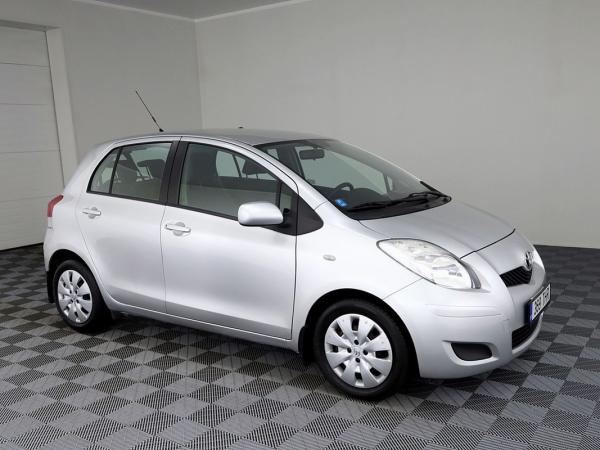 Pelēks Toyota Yaris 2010 Tallina, ar dzinēja tilpumu 1.30 L un nobraukumu 124 tūkst. km par 2499 €, foto 11 vietnē AUTOMOTO.COM.LV