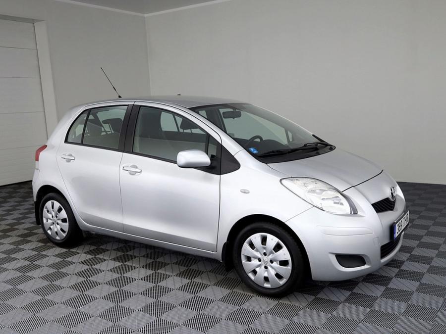 Pelēks Toyota Yaris 2010 Tallina, ar dzinēja tilpumu 1.30 L un nobraukumu 124 tūkst. km par 2499 €, foto 11 vietnē AUTOMOTO.COM.LV